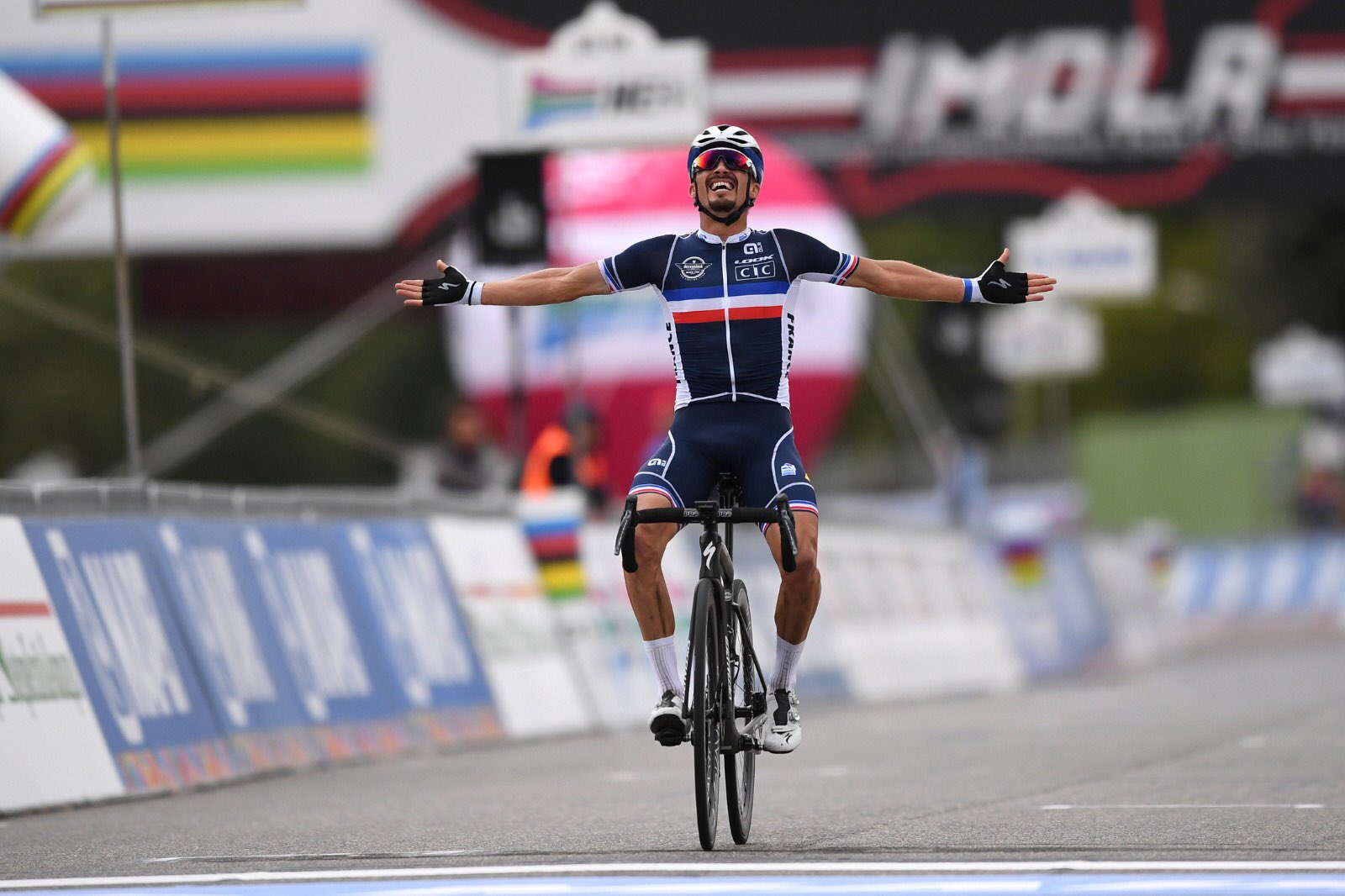 Alaphillipe gives fillip to French Cycling with World Championship win ...
